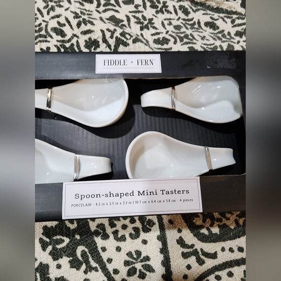 fiddle+fern | Kitchen | Fiddle Fern Spoon Shaped White Mini Tasters 4 ...
